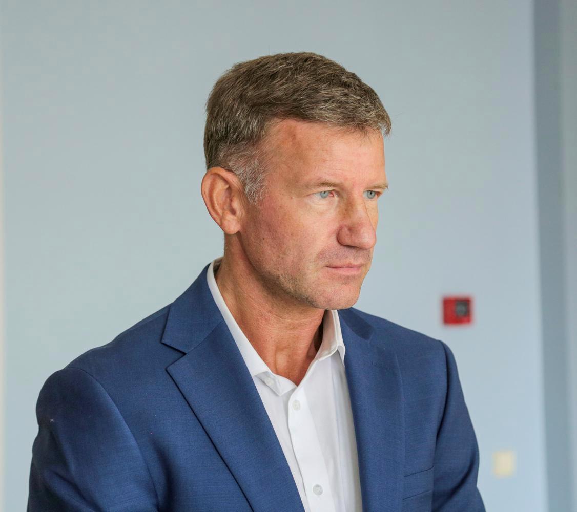 Pėstiesiems siaurėja šaligatviai • Suvalkietis